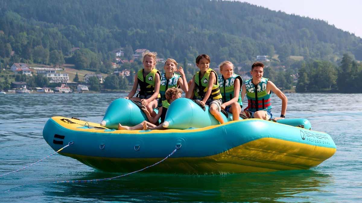 Spinera inflatable towable tube Race Car 8 HD