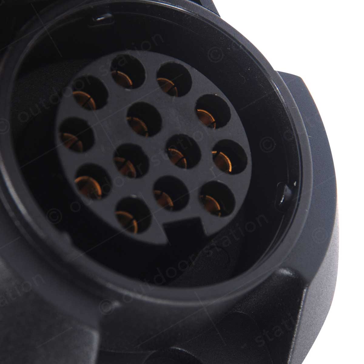 Trem plastic 13 pin socket 12V black